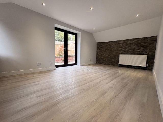 2 bedroom cottage to rent