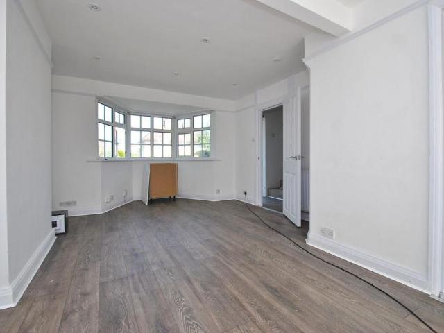 2 bedroom cottage to rent