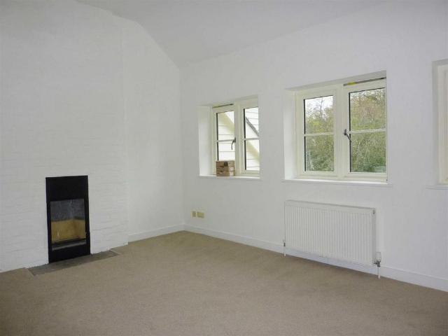 2 bedroom cottage to rent