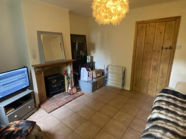 2 bedroom cottage to rent