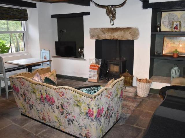 2 bedroom cottage to rent