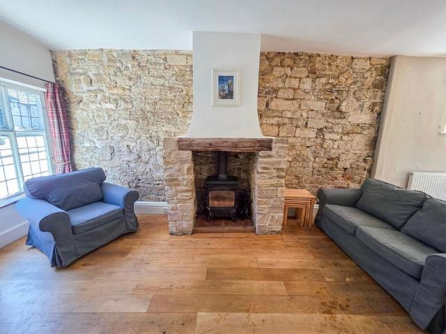 2 bedroom cottage to rent