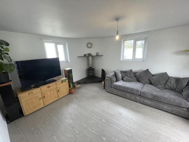 2 bedroom cottage to rent