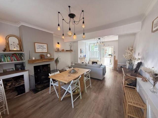 2 bedroom cottage to rent