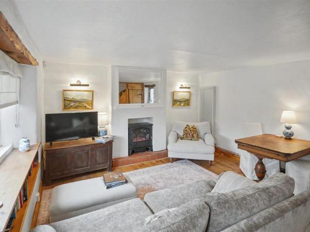 2 bedroom cottage to rent