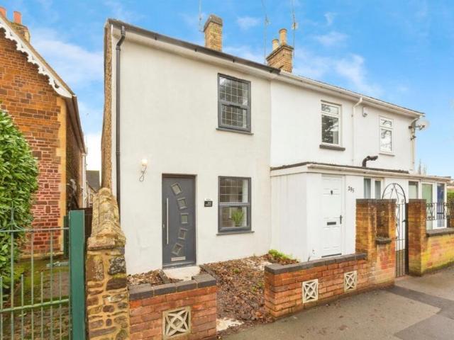 2 bedroom cottage to rent