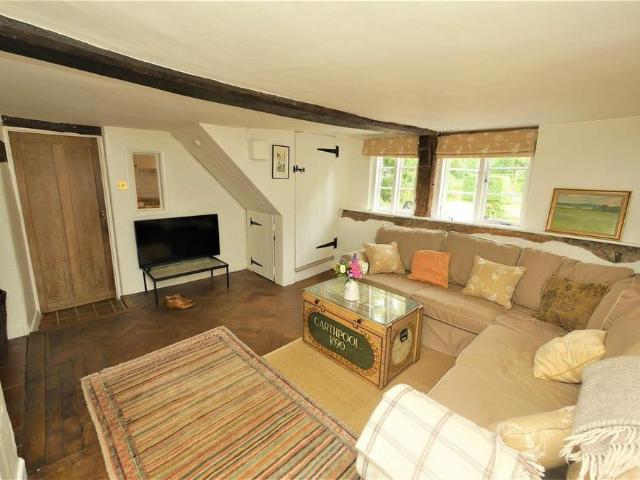 2 bedroom cottage to rent