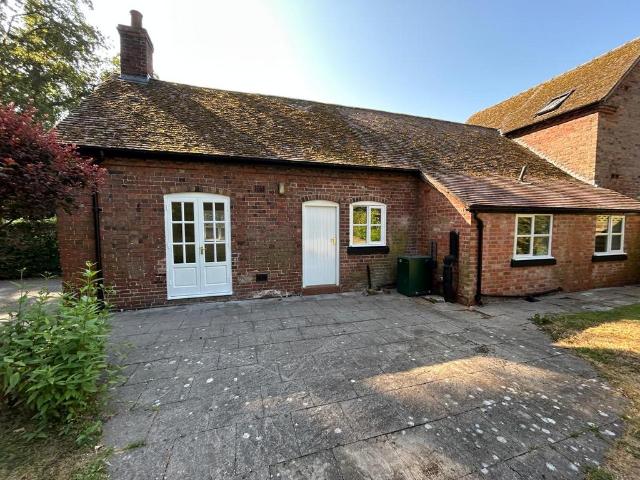 2 bedroom cottage to rent