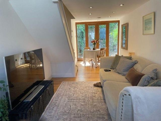 2 bedroom cottage to rent
