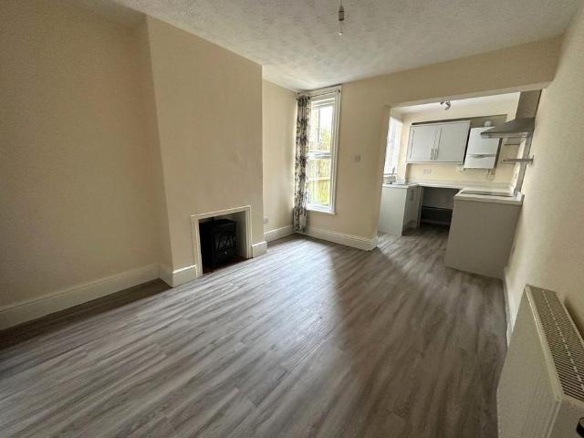 2 bedroom cottage to rent