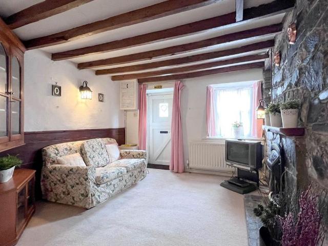 2 bedroom cottage to rent