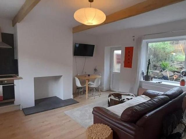 2 bedroom cottage to rent