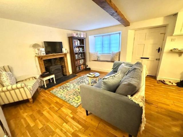 2 bedroom cottage to rent