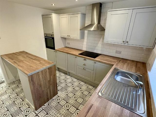 2 bedroom cottage to rent