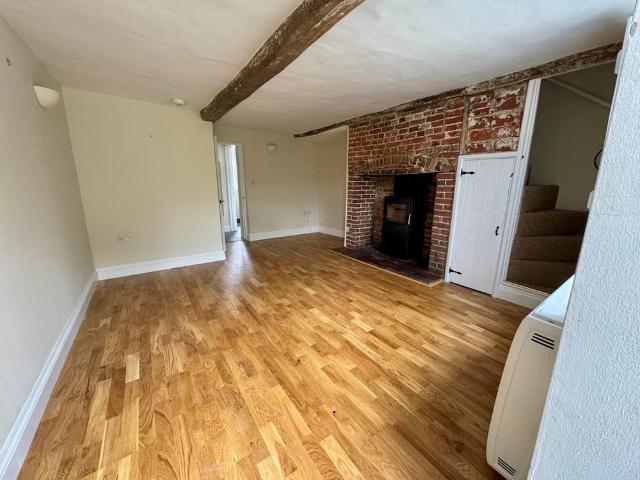 2 bedroom cottage to rent