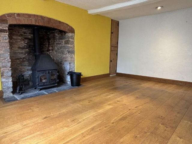 2 bedroom cottage to rent