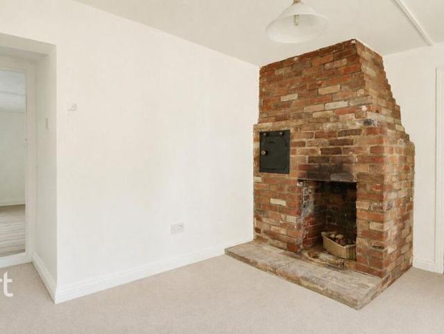 2 bedroom cottage to rent