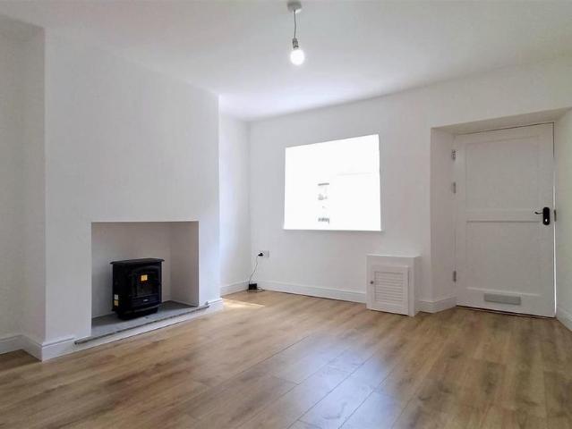 2 bedroom cottage to rent