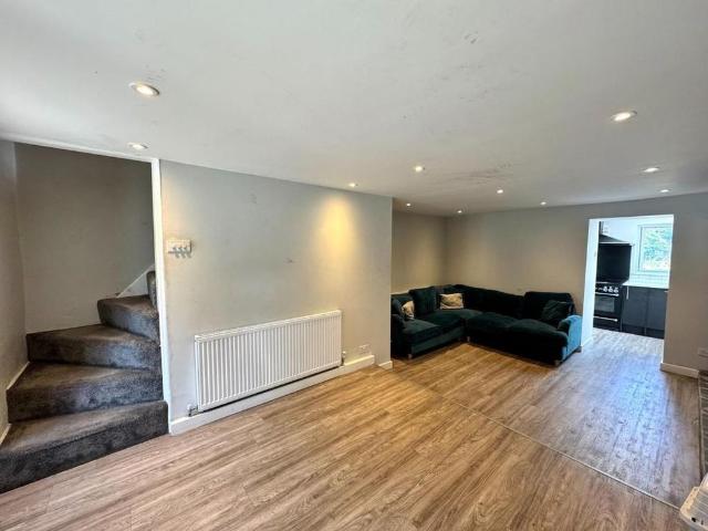 2 bedroom cottage to rent