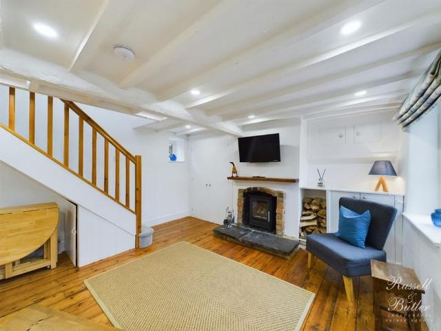 2 bedroom cottage to rent
