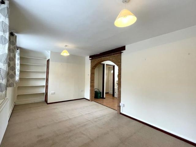 2 bedroom cottage to rent