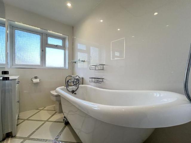 2 bedroom cottage to rent