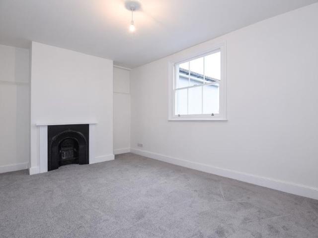 2 bedroom cottage to rent