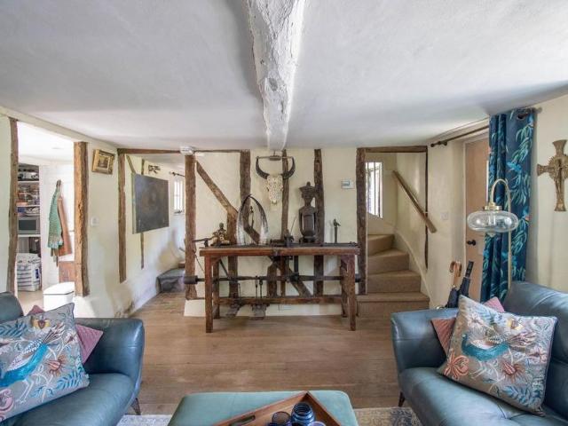 2 bedroom cottage to rent