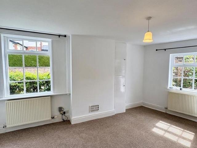 2 bedroom cottage to rent