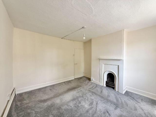 2 bedroom cottage to rent