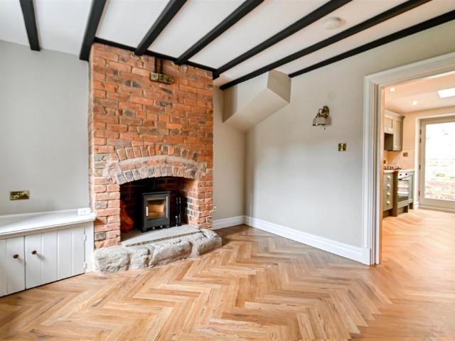 2 bedroom cottage to rent