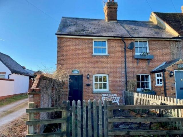 2 bedroom cottage to rent