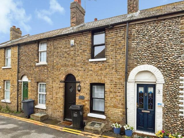 2 bedroom cottage to rent