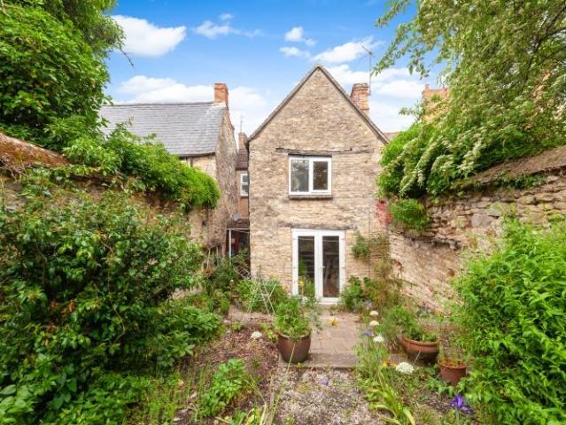2 bedroom cottage to rent