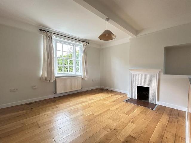 2 bedroom cottage to rent