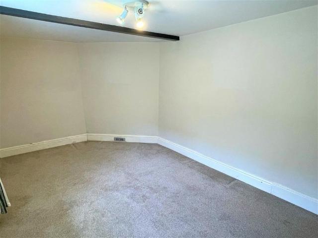 2 bedroom cottage to rent