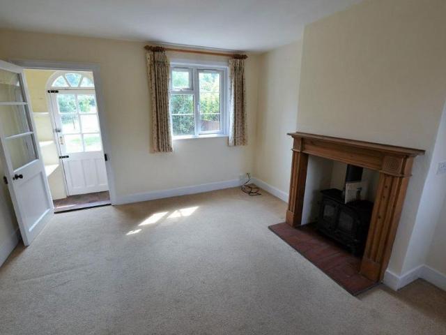 2 bedroom cottage to rent