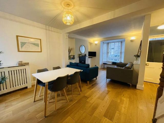 2 bedroom cottage to rent