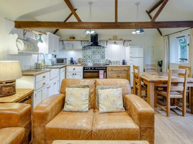 2 bedroom cottage to rent