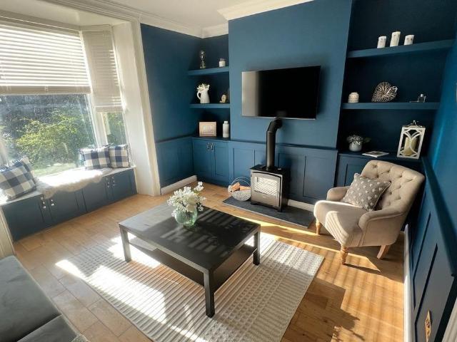 2 bedroom cottage to rent
