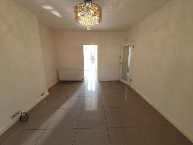2 bedroom cottage to rent