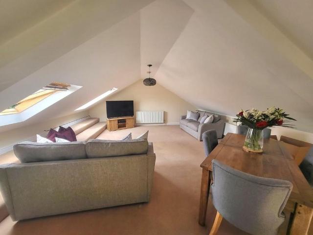 2 bedroom cottage to rent