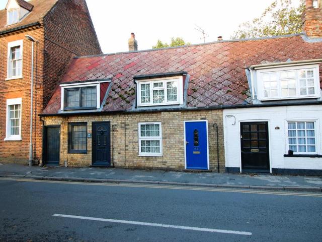 2 bedroom cottage to rent