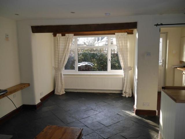 2 bedroom cottage to rent
