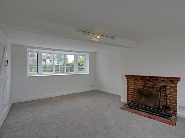 2 bedroom cottage to rent