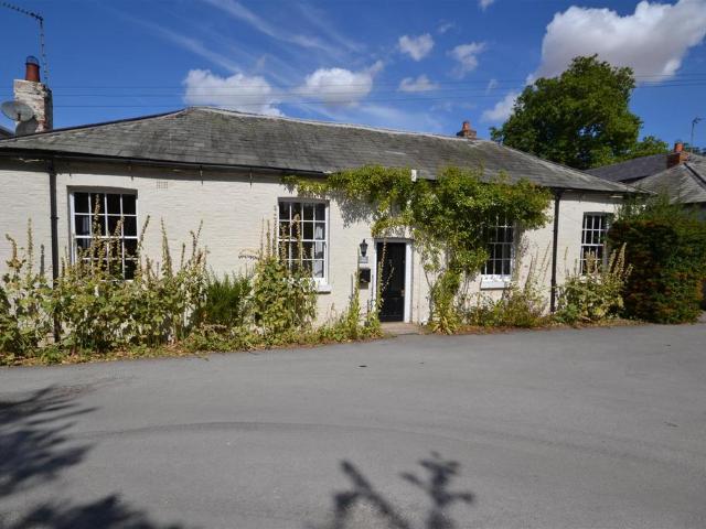 2 bedroom cottage to rent