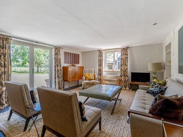 2 bedroom cottage to rent