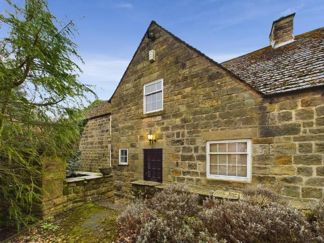 2 bedroom cottage to rent
