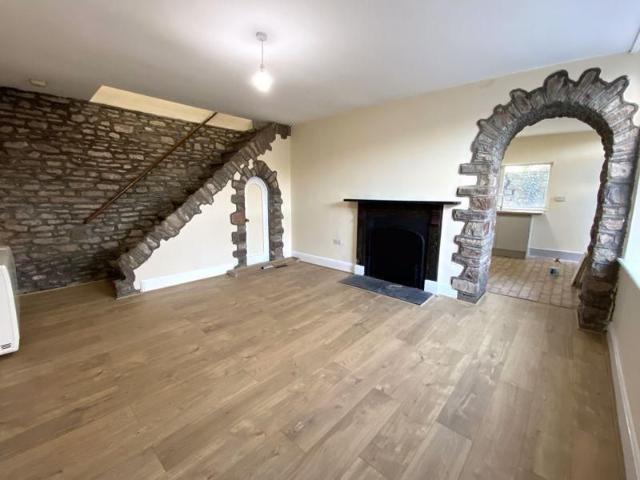 2 bedroom cottage to rent