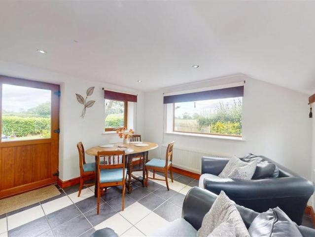 2 bedroom cottage to rent
